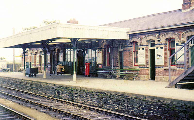 1884 – Railway Station, Strabane, Co. Tyrone | Archiseek.com