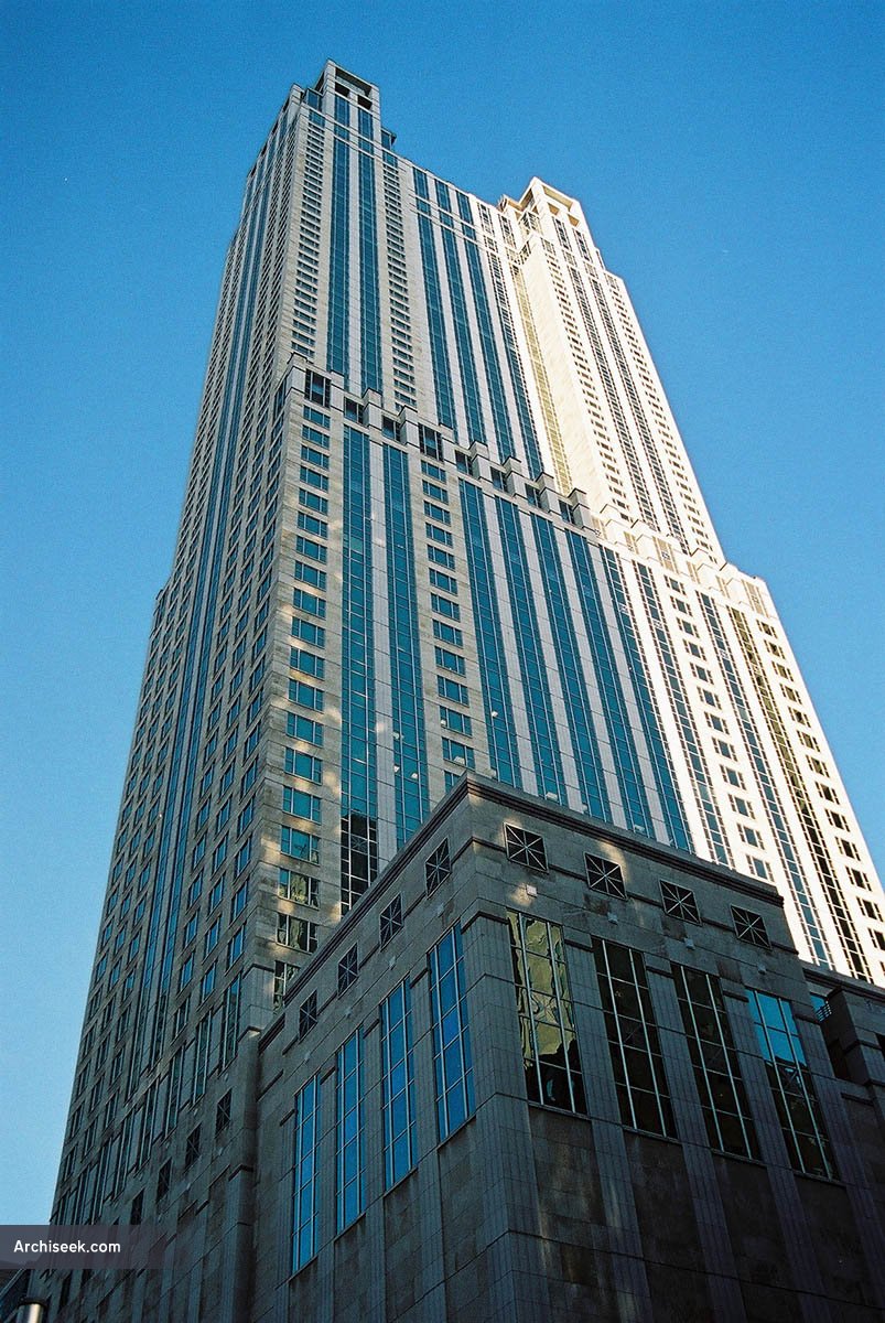 1989 - 900 North Michigan, Chicago, Illinois, USA - Architecture of ...