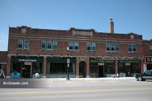 1926 – Aggie Block – 520 Broadway, Fargo, North Dakota, USA | Archiseek.com