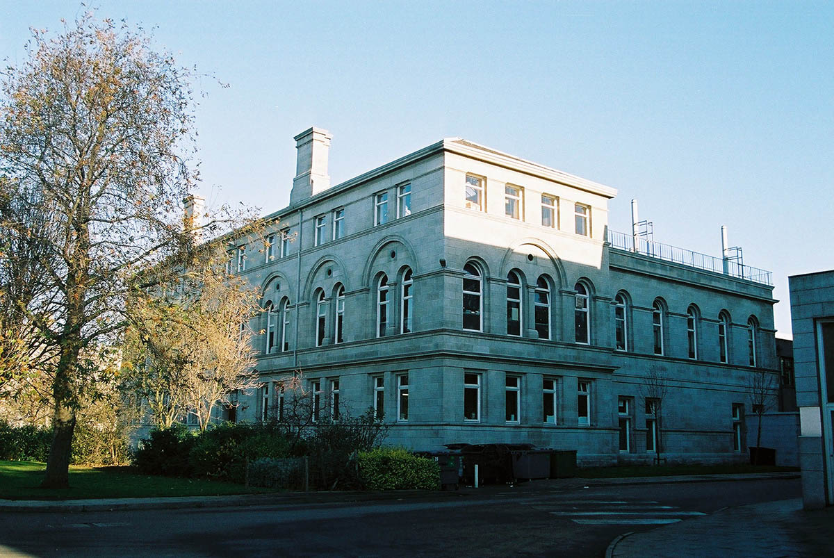 1885 - Chemistry Building, Trinity College Dublin - Architecture of ...