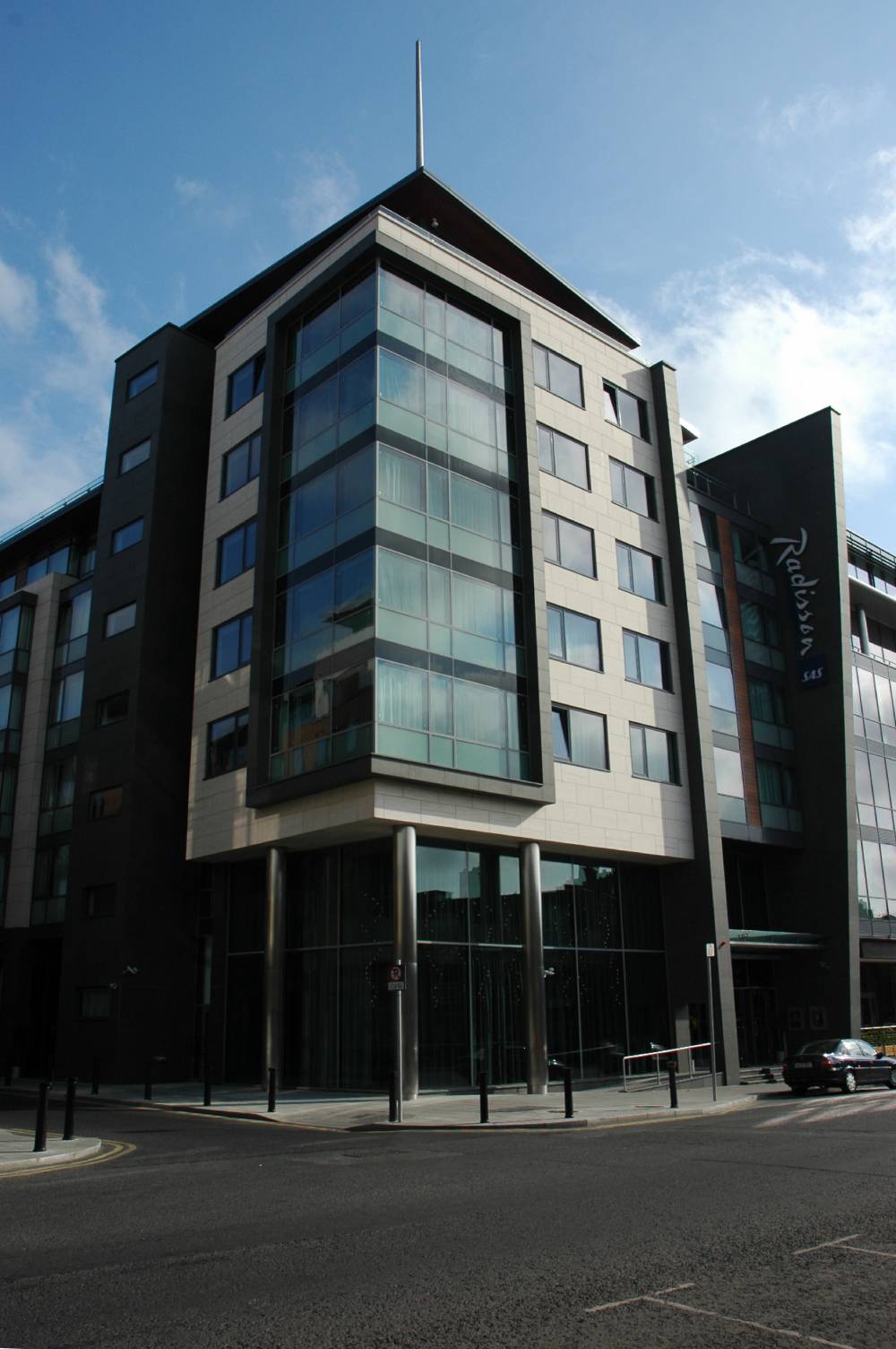 2006 - Radisson Blue Hotel, Golden Lane, Dublin - Architecture of ...
