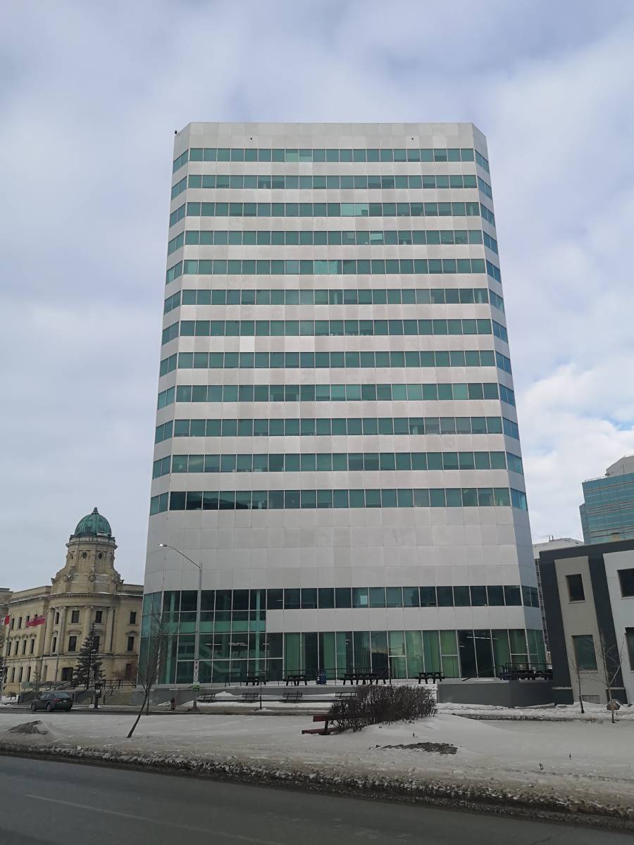 1973 – Woodsworth Building, Winnipeg, Manitoba | Archiseek.com